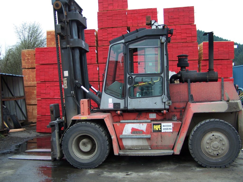 Mounting and Dismounting Forklifts | D2000 Safety