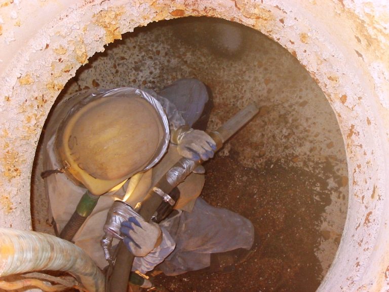 Confined Space Best Practice: What to Include | D2000 Safety